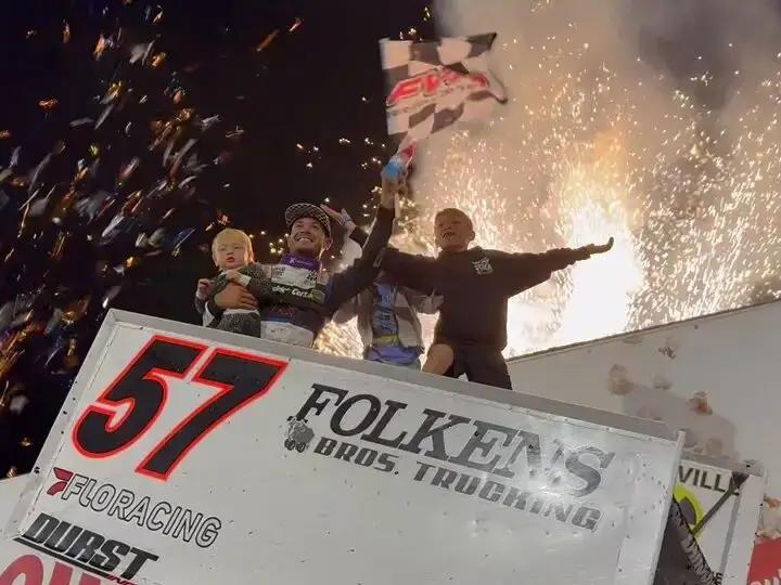 Kyle Larson Goes Wire-to-Wire for Second Straight Knoxville Nationals ...