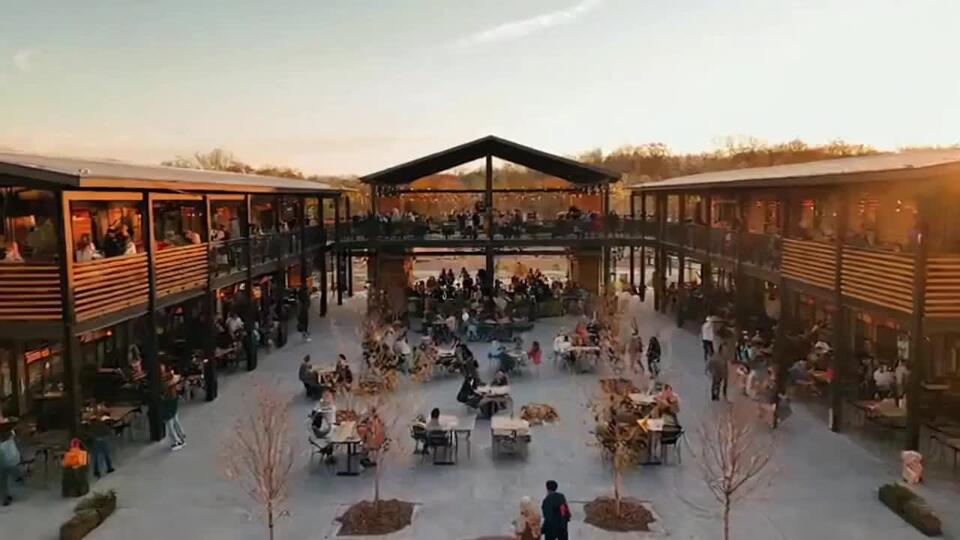 Steady lines, low-and-slow: Smoke It Up Express makes food-hall debut ...