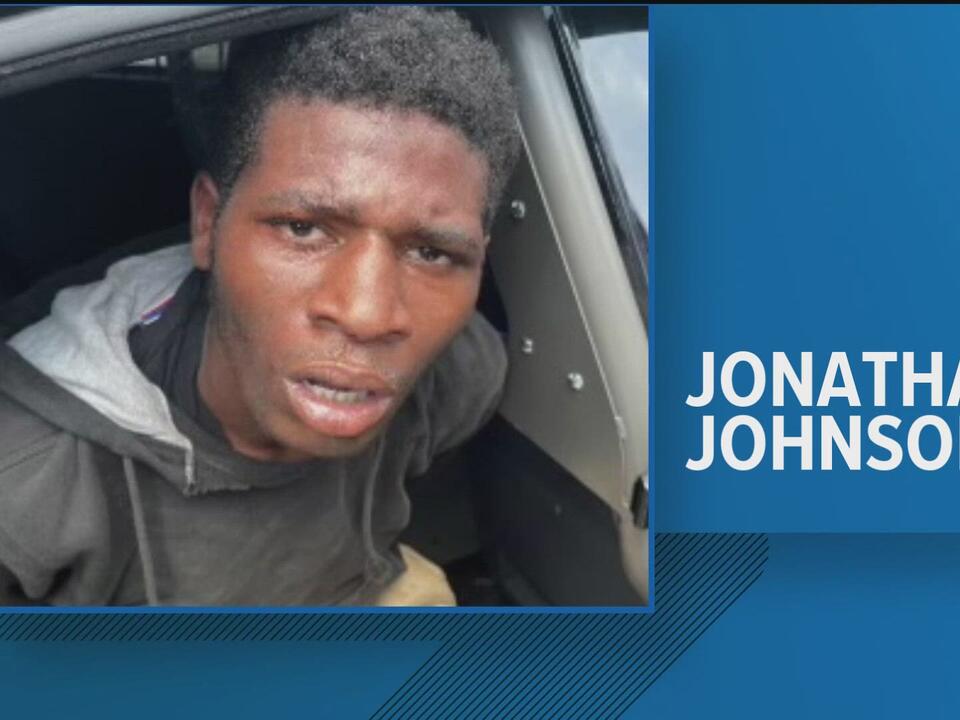 Teen taken into custody after stealing car with 2-month-old inside, Clayton County deputies say