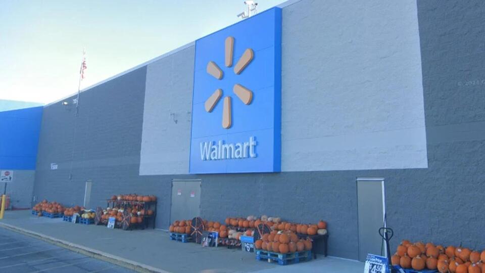 Indiana Walmart employee says she was ambushed by family before viral ...