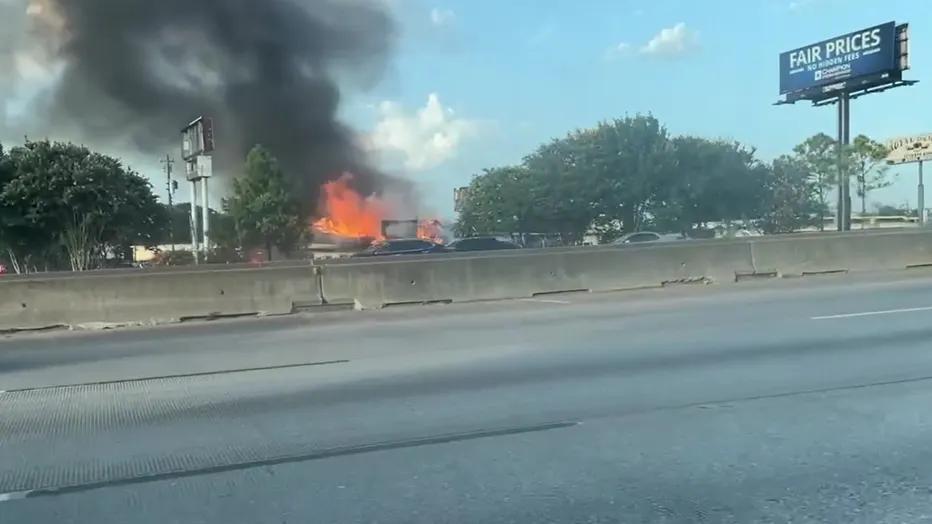 Winkler building fire: Smoke clouds seen in southeast Houston - NewsBreak
