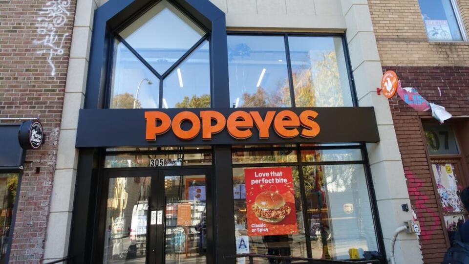 Bankruptcy bombshell puts 130 Popeyes locations on the chopping block ...