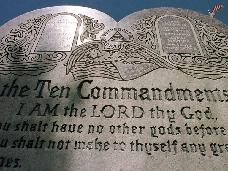 Louisiana will face lawsuit over Ten Commandments school displays
