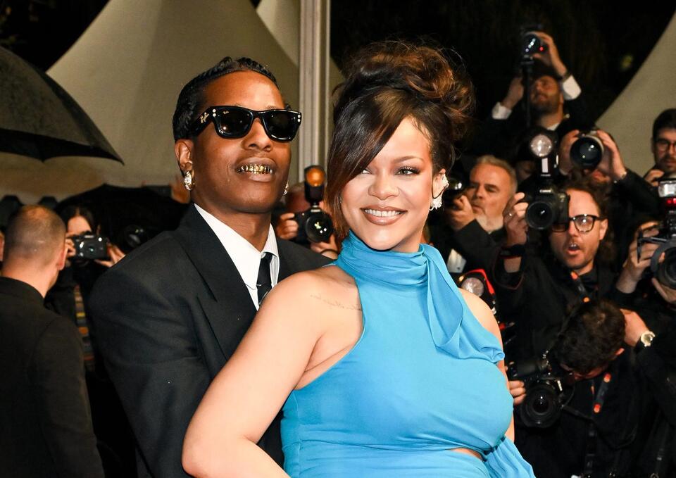 Baby #4 Loading? Fans Speculate Rihanna Is Pregnant After Pop Out With ...