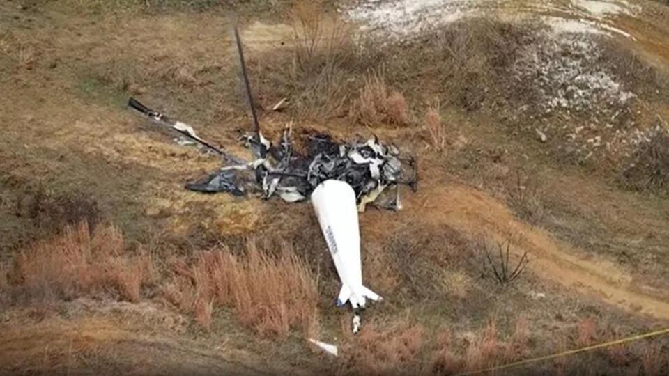 2 helicopters collide leaving 1 dead, another critically injured ...