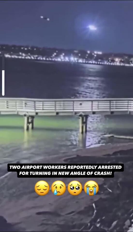 DC plane crash new footage!Two employees of the Metropolitan Washington ...