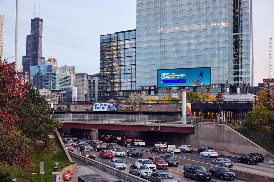 United Trolls American With “AAdvantage, United” Chicago Billboard ...