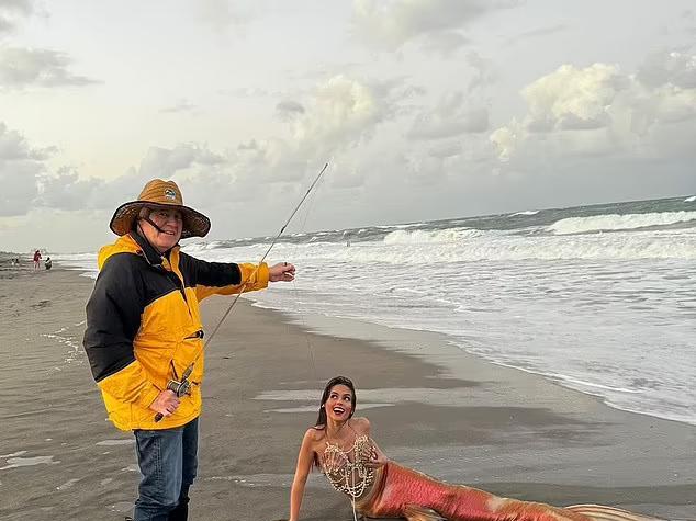 Bill Belichick and Jordon Hudson reveal hilarious Halloween costume ...