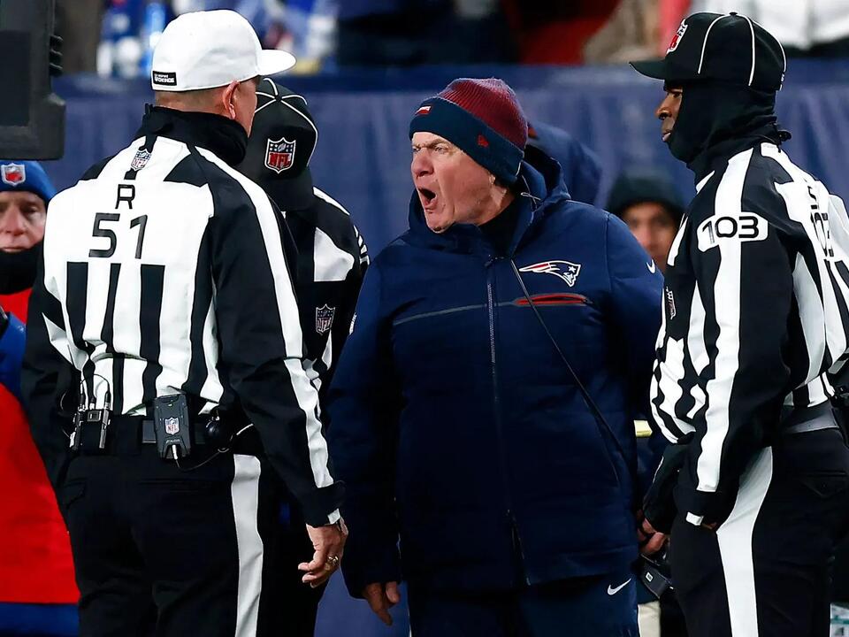 Bill Belichick caught on hot mic screaming at ref after Patriots timeout