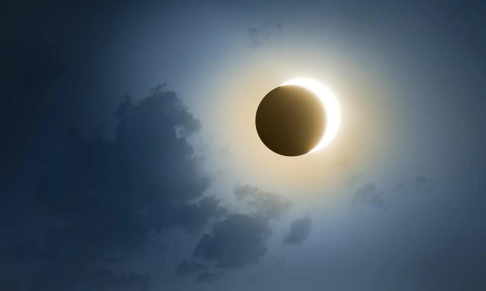 Solar eclipse to cross U.S. near Kansas on April 8 - NewsBreak