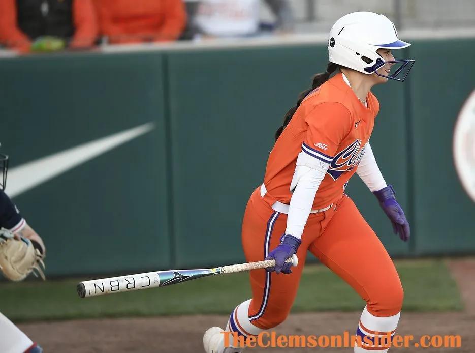 Big Third Inning Pushes Tigers to Victory - NewsBreak