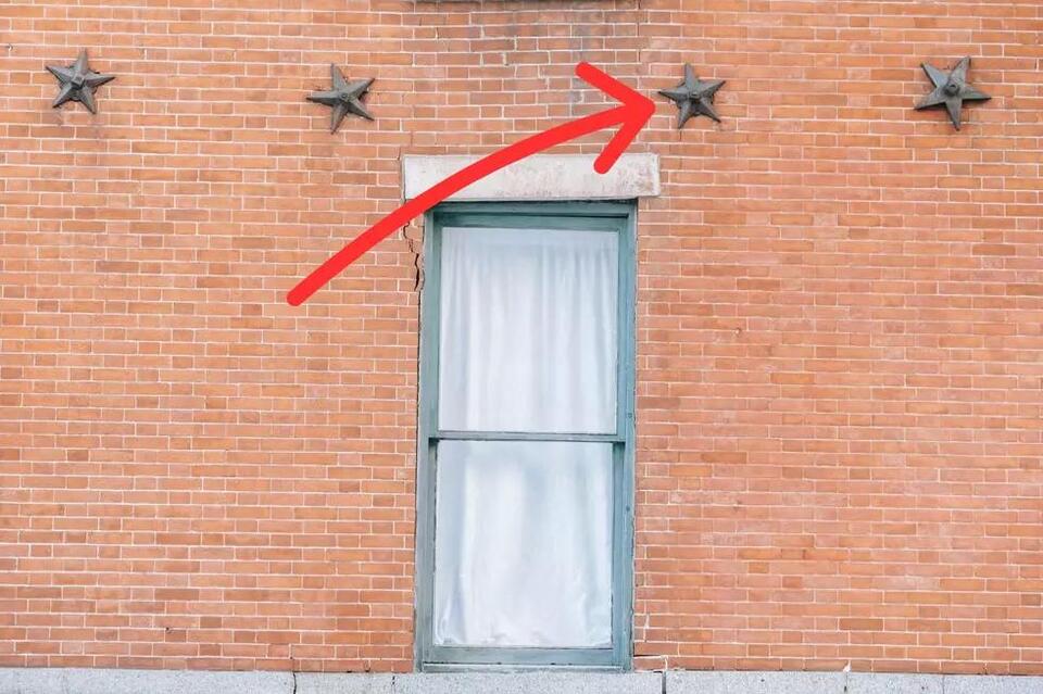 Ever Seen Stars on a New York House? Here’s What They Mean - NewsBreak