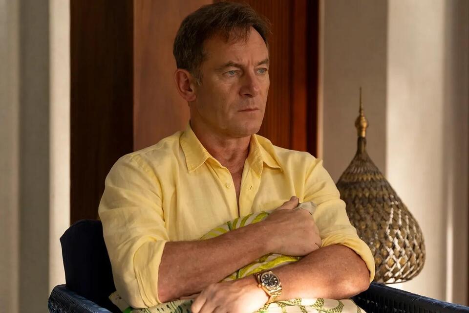 ‘The White Lotus’ Star Jason Isaacs Says Timothy Ratliff is Stealing ...