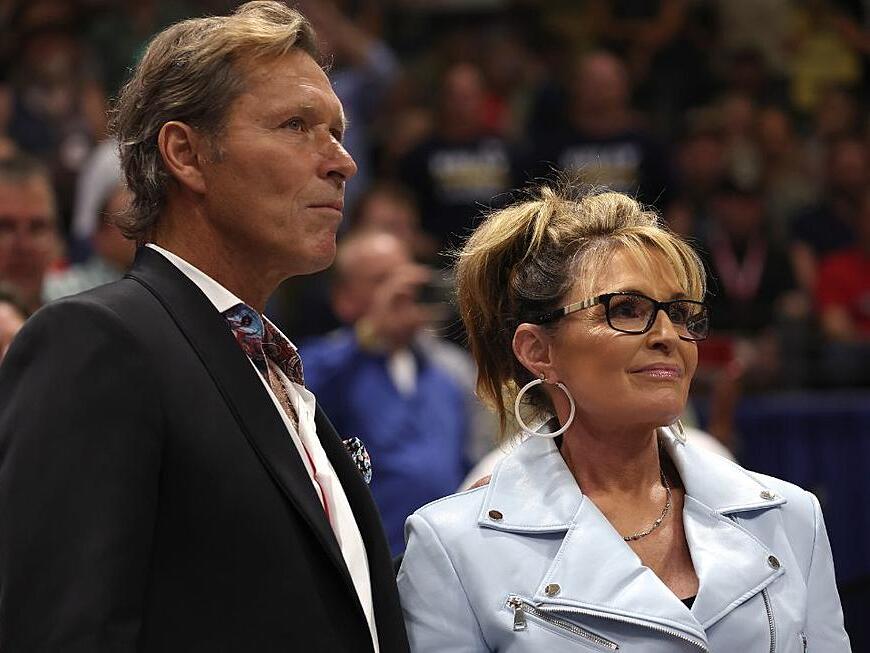 Sarah Palin and Hockey Legend Ron Duguay’s Romance Heating Up After Duo ...