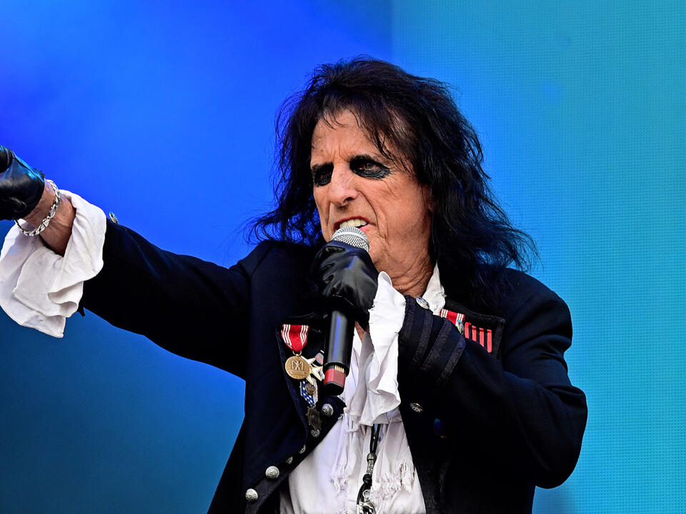 “RIP Alice” Trends on Twitter, Leaving Alice Cooper Fans in Momentary ...