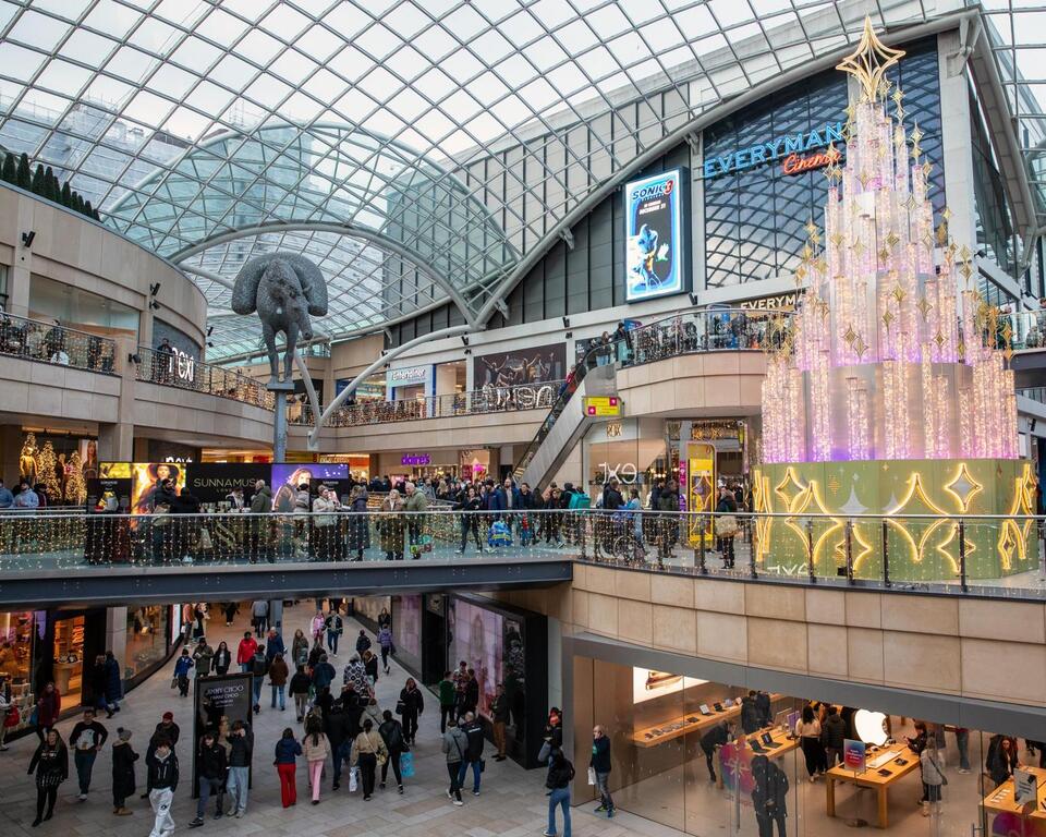 Business rates rise would put hundreds of big shops at risk, say UK ...