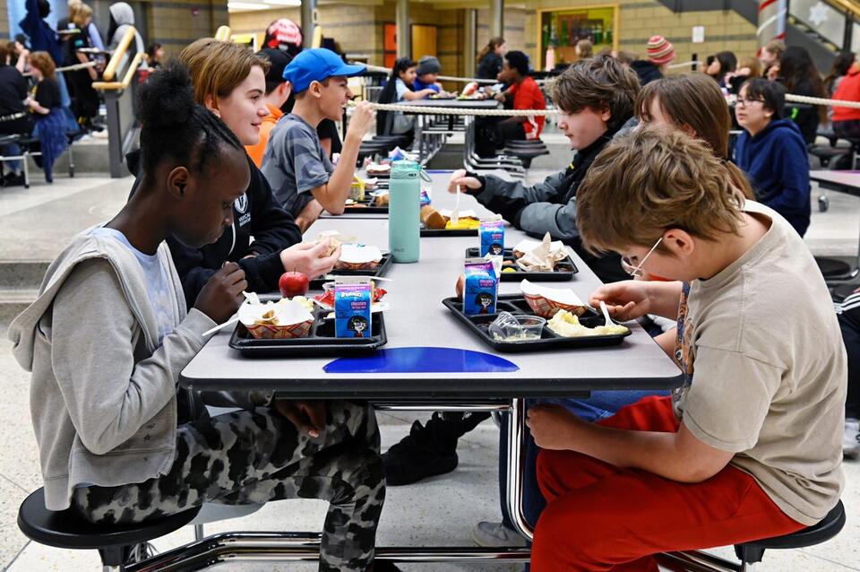 Hearing set Monday on bill that would provide free school meals for ...