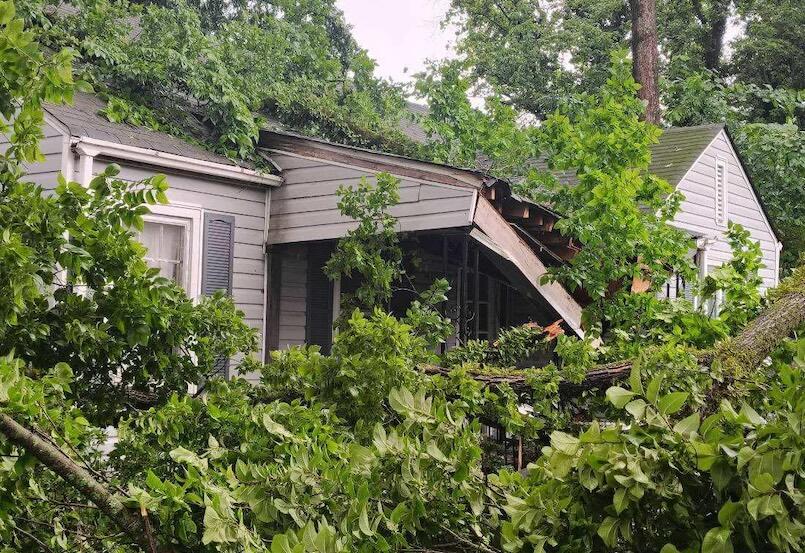 Firefighters respond to widespread storm damage in Chattanooga - NewsBreak