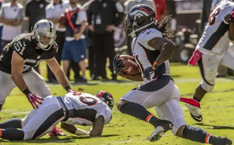 Super Bowl Winner, Who Was Forced to Retire Early, Calls NFL “Dangerous ...