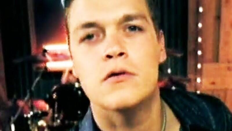 3 Doors Down Singer’s Cancer Battle Documented In Photos - NewsBreak