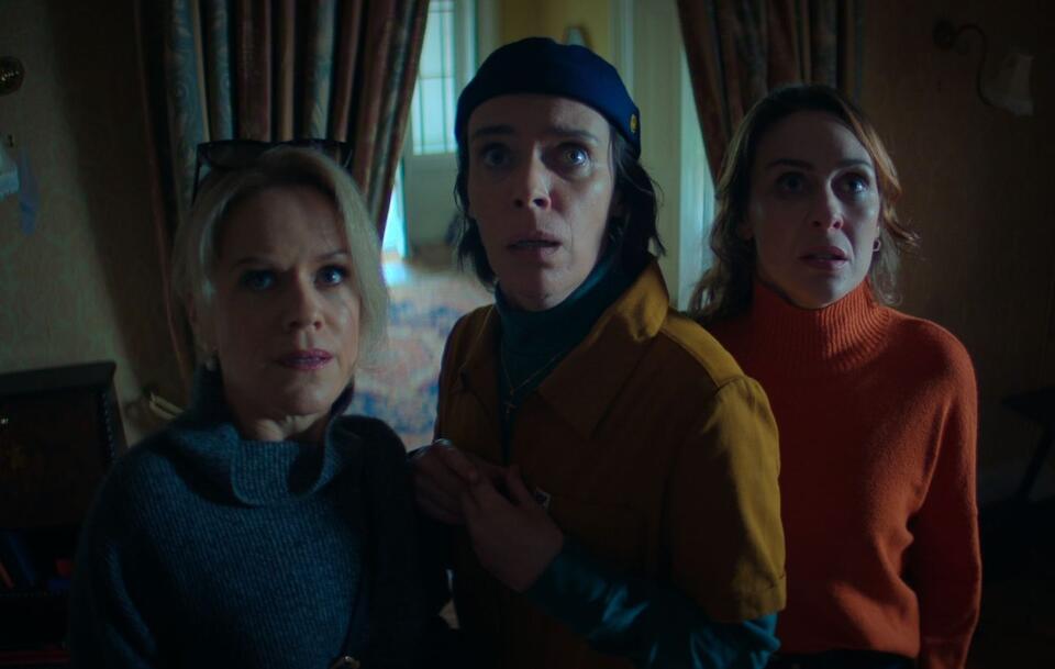 ‘Derry Girls’ creator shares first trailer for new sitcom ‘How To Get ...