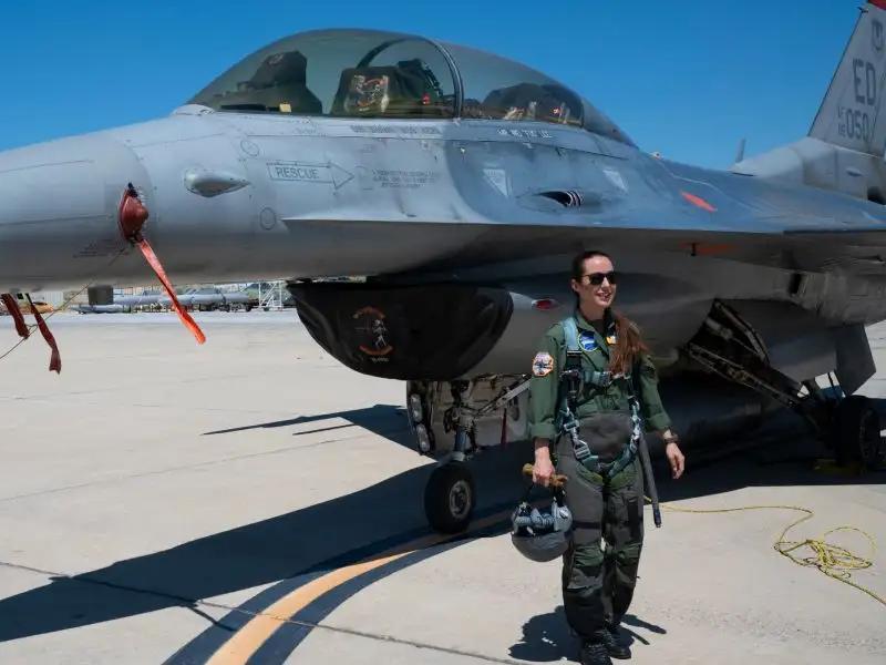 Swiss only female fighter pilot graduates from US Air Force Test Pilot ...