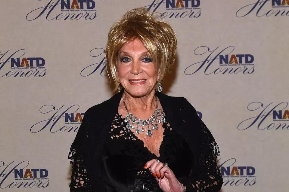 Jeannie Seely, Who Played the Grand Ole Opry More Than Anyone, Dead at ...