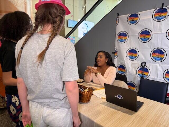 Thousands of DPS 8th graders attend career fair at Empower Field ...