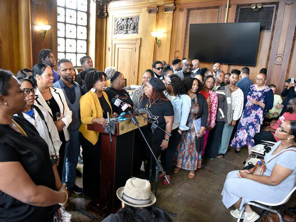 Springfield school chief resigns amid mounting criticism of his disparaging remarks