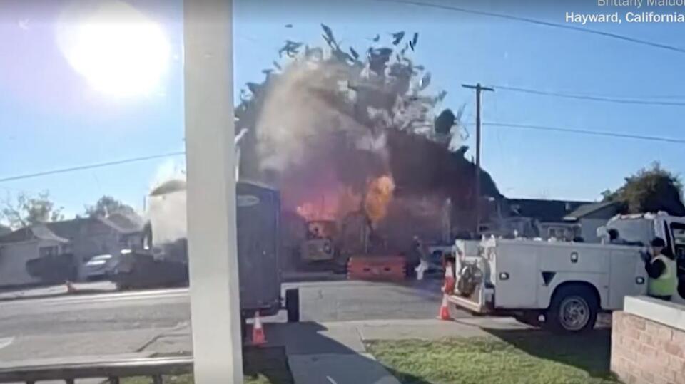 Terrifying Video Shows Huge Gas Explosion Rip Through Houses - NewsBreak