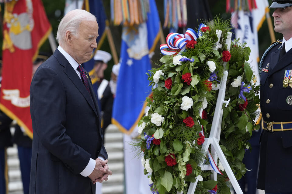 President Biden delivers remarks at annual Memorial Day service at ...