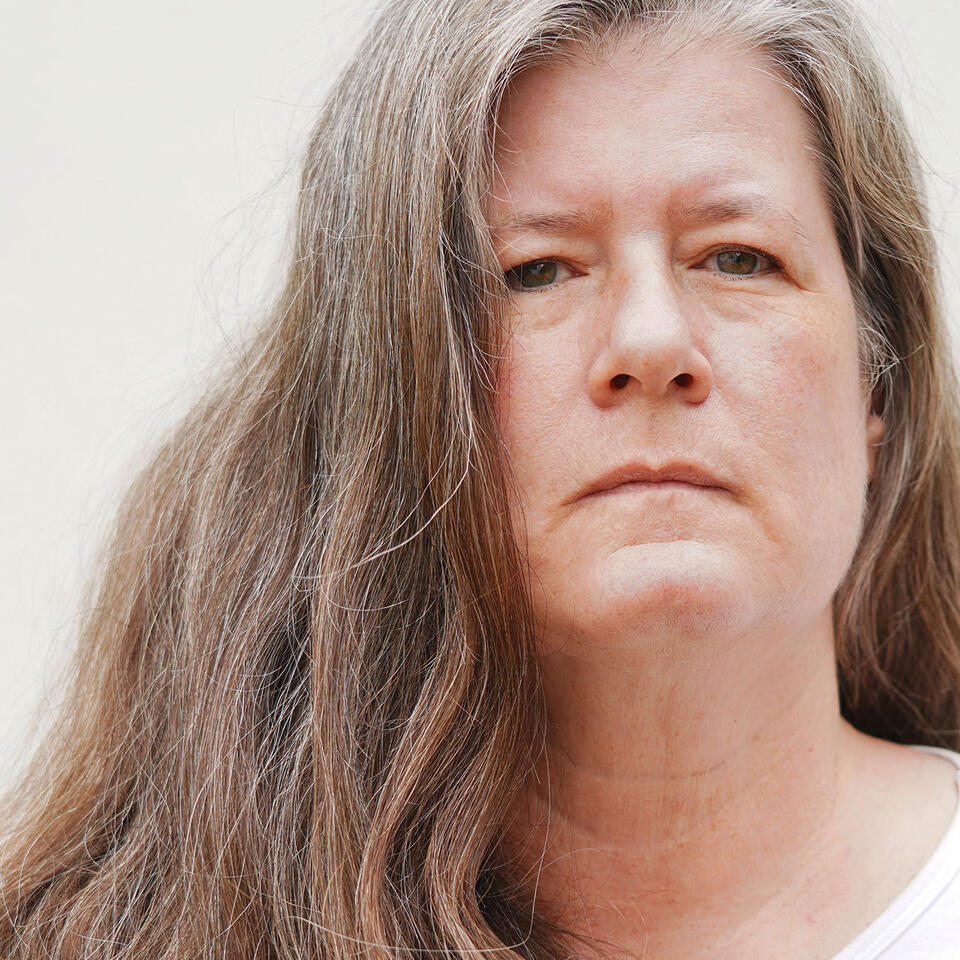 9 Unstylish, Aging Hairstyles To Avoid After 40 Because They Accentuate ...