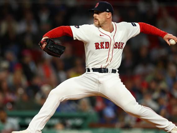 Red Sox's fielding woes come back to bite them, drop series opener vs ...