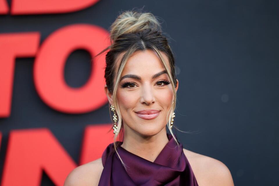Did Alex Hall Join Selling Sunset? She Responds To Cast Crossover ...