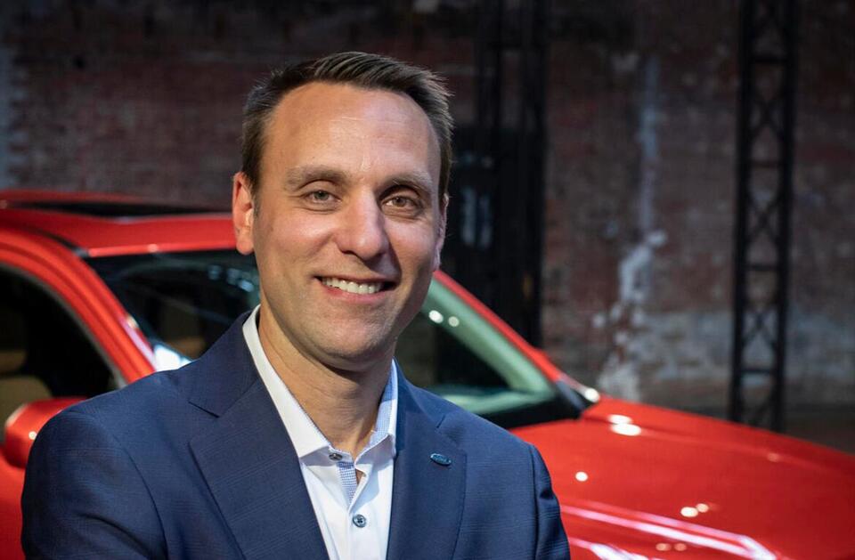 Ford changes strategy (again) in Europe and names new CEO - NewsBreak