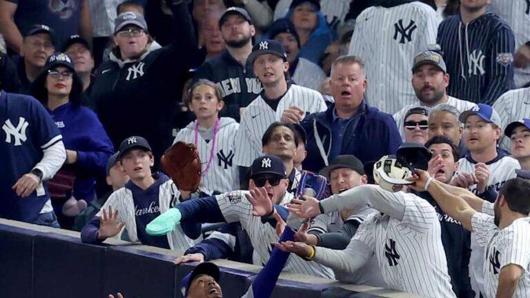 Fans start massive brawl during New York Yankees-Los Angeles Angels ...