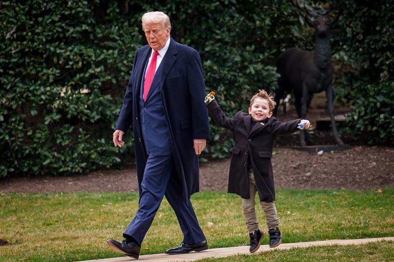 Heartwarming Moment Of Trump With Musk’s Son ‘Lil X’ Goes Viral - NewsBreak