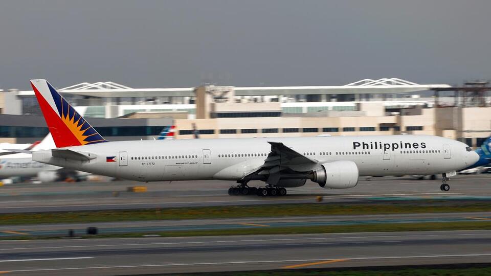Flight Attendant Forced to Scoop Poop in Horror Flight - NewsBreak