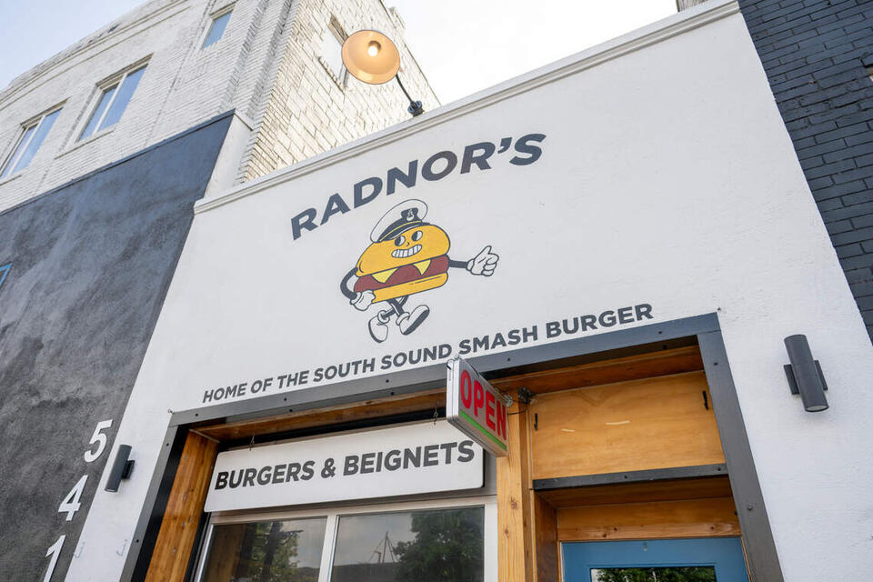 Free burgers in Puyallup for grand opening of burger and beignet spot ...