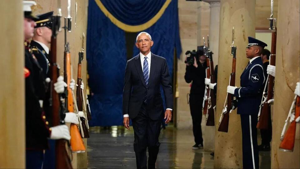 Barack Obama Jeopardizes Family Man Image as Split Talks Heat Up ...