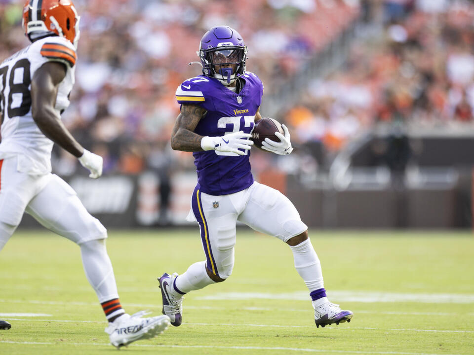 Vikings sign multiple players to practice squad