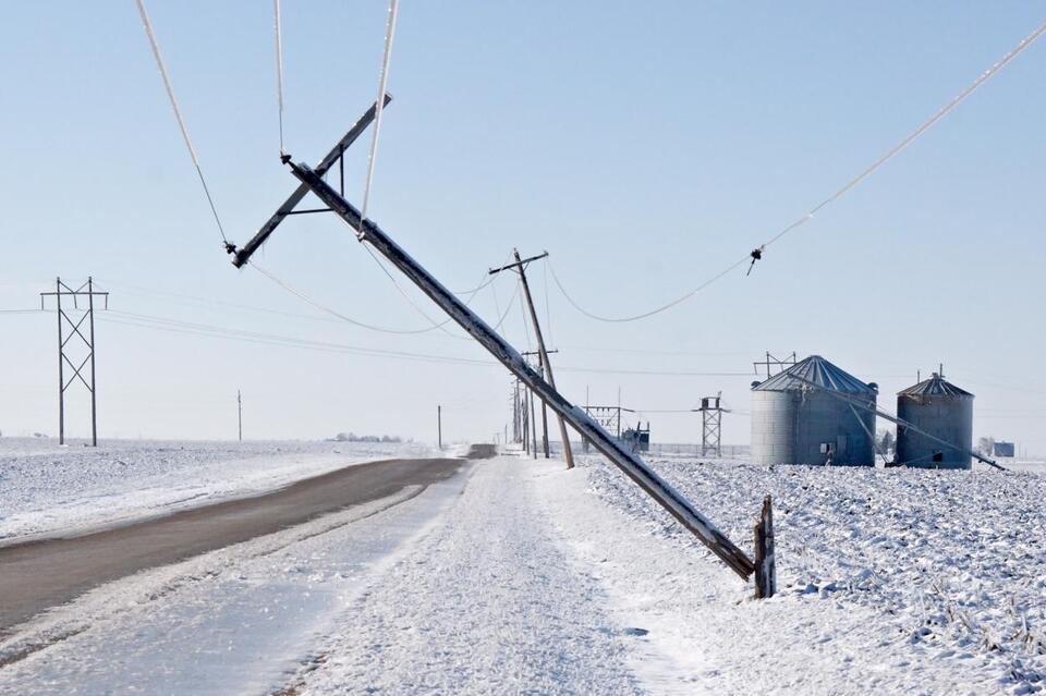 Minnesota Linemen Head To Virginia For Storm Recovery Help - NewsBreak