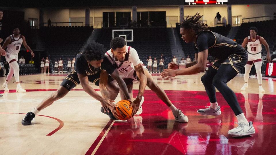 Big Second-Half Lead Slips Away as Bulldogs fall to Tigers - NewsBreak