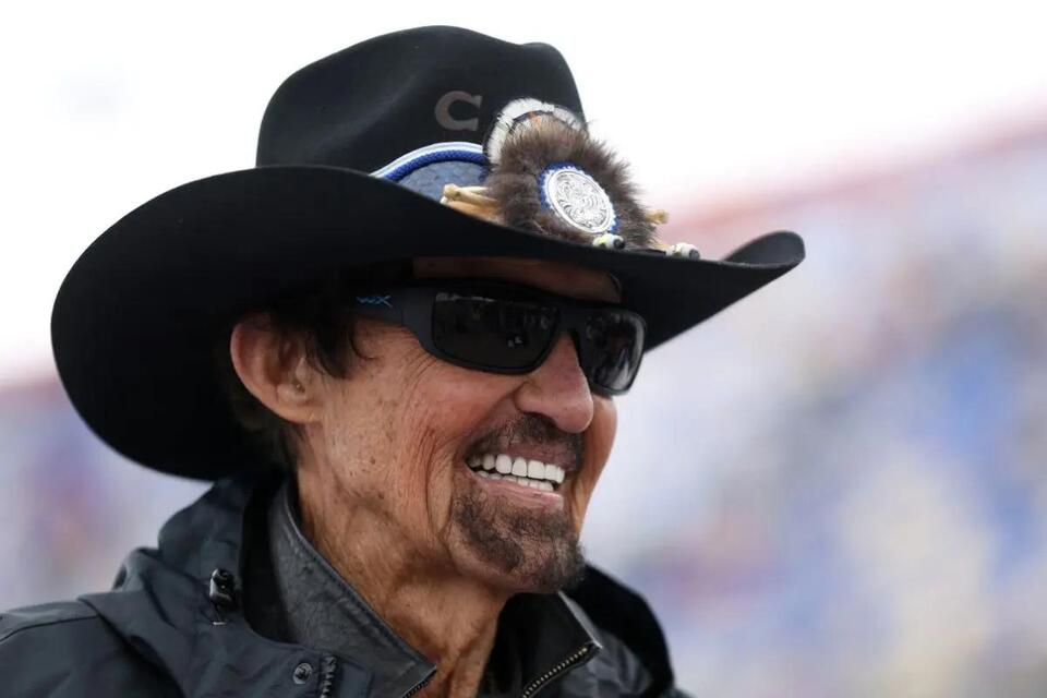 The King’s Return to the NASCAR Track After Life-Threatening Health ...