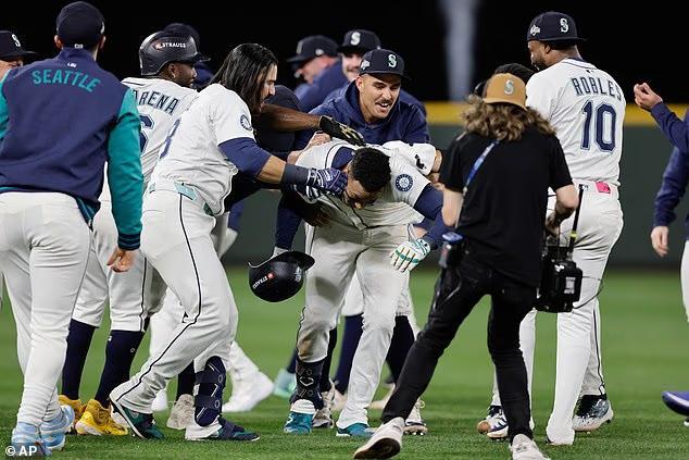 Mariners' Jorge Polanco ends 15-inning epic with walk-off single vs ...