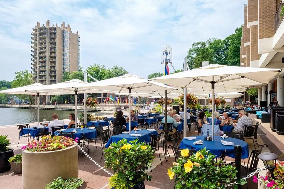 Enjoy Waterfront Dining at These 9 Northern Virginia Restaurants ...