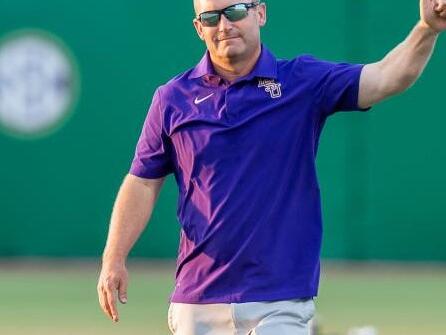 LSU adds transfer portal infielder Daniel Dickinson