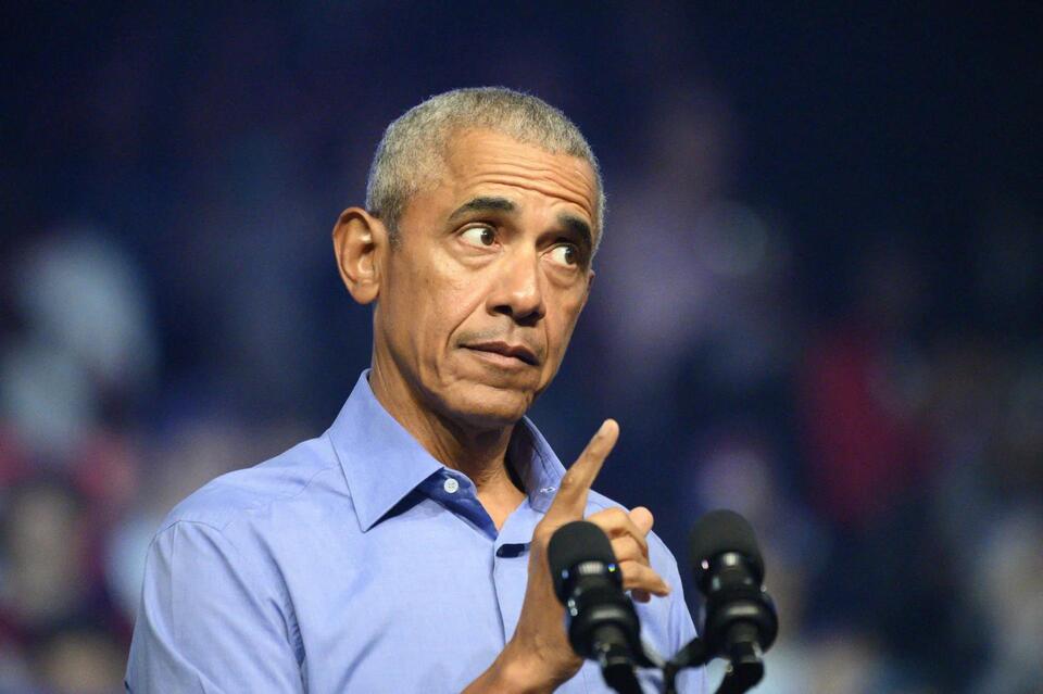 Obama is back: Former president gets fired up over Trump - NewsBreak