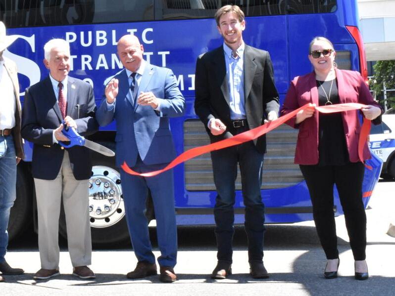 Local leaders celebrate continuation of YARTS with ribbon cutting