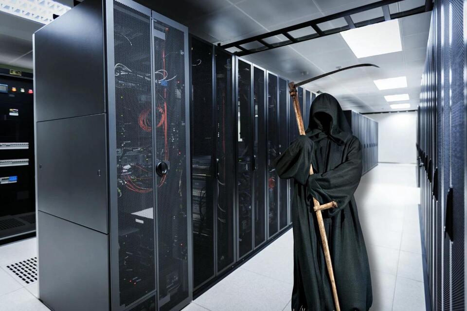 Proposed AI Data Centers Could Drain Minnesota’s 10,000 Lakes - NewsBreak